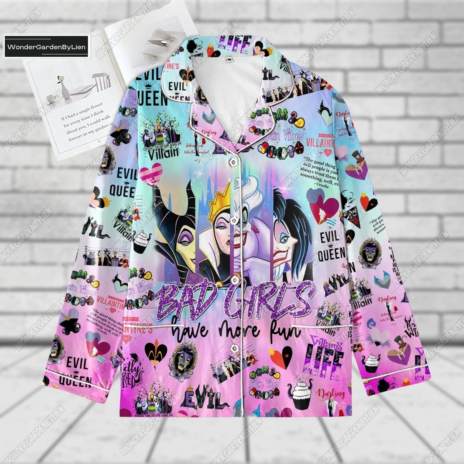 Christmas Evil Queen Disney Villain Horror Family Queen Grimhilde Scary ...